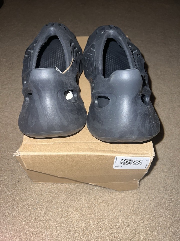 Yeezy Foam Runner Onyx Brand New Size 7 Men’s With Original Box Hp8739 ...
