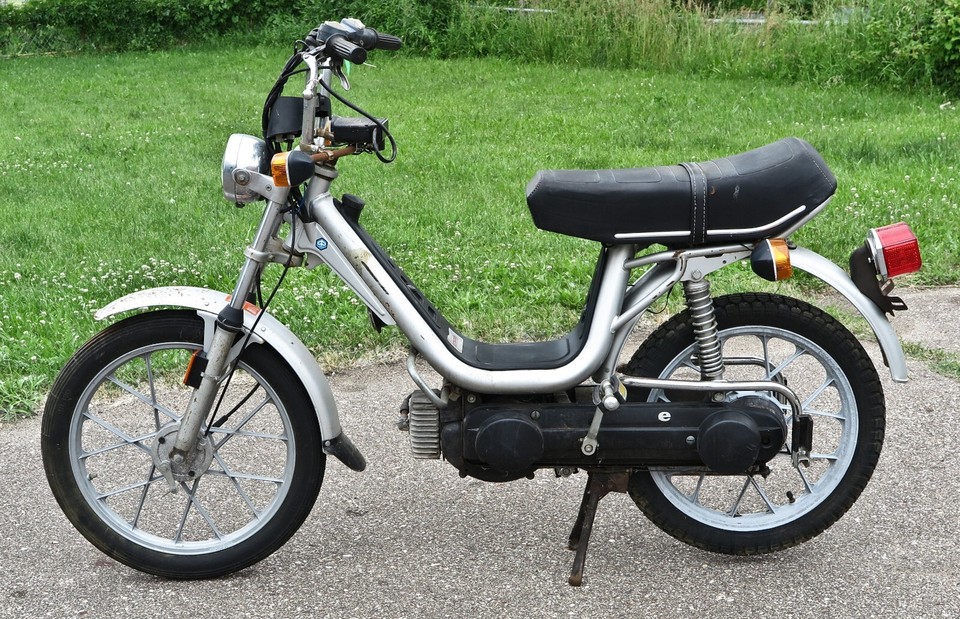 Vtg 1979 Vespa Piaggio GRANDE Project Moped 50cc for Repair or ...