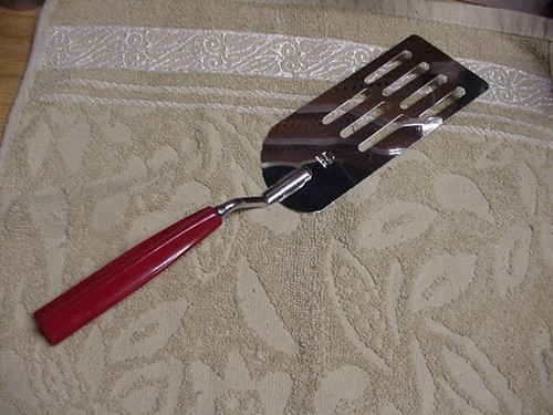 Vintage L-Shaped Vented/Slotted Spatula/Flipper Kitchen Utensil RED ...