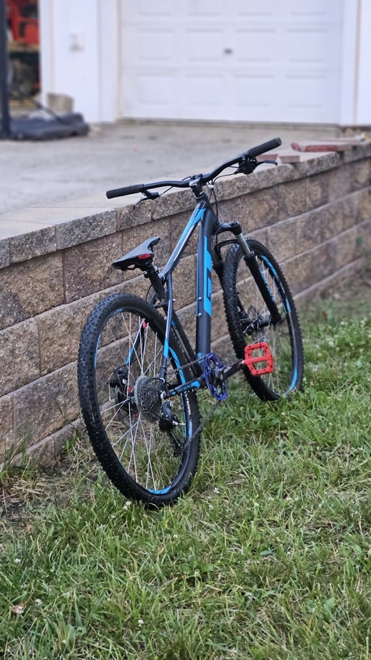 GT Aggressor Pro Mountain Bike 27.5 - Mountain Bike (Black) - Great ...