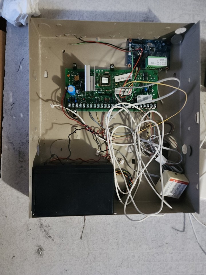 ADT Alarm Security Wireless Safewatch Pro 3000 System Manager 8 Zones ...