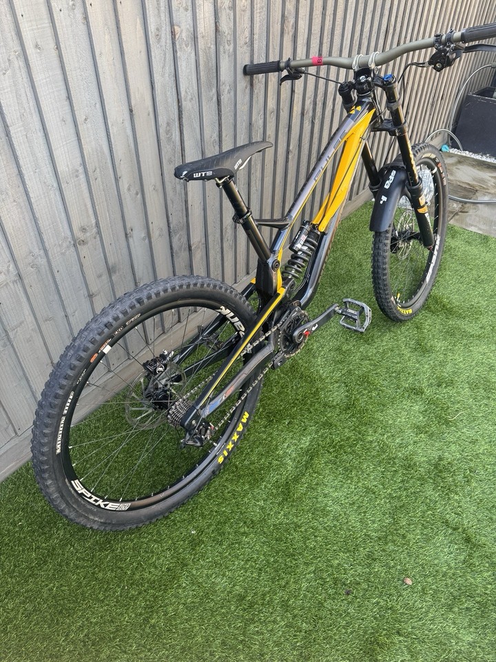 Nukeproof Pulse Team DH MTB downhill mountain bike Renthal,Rockshox,SRAM | eBay UK