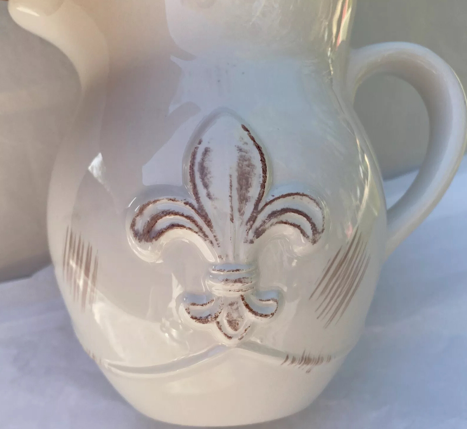 6.5" Teleflora Gifts Fleur De Lis Pitcher Creamy White/ Reddish-Tan | eBay