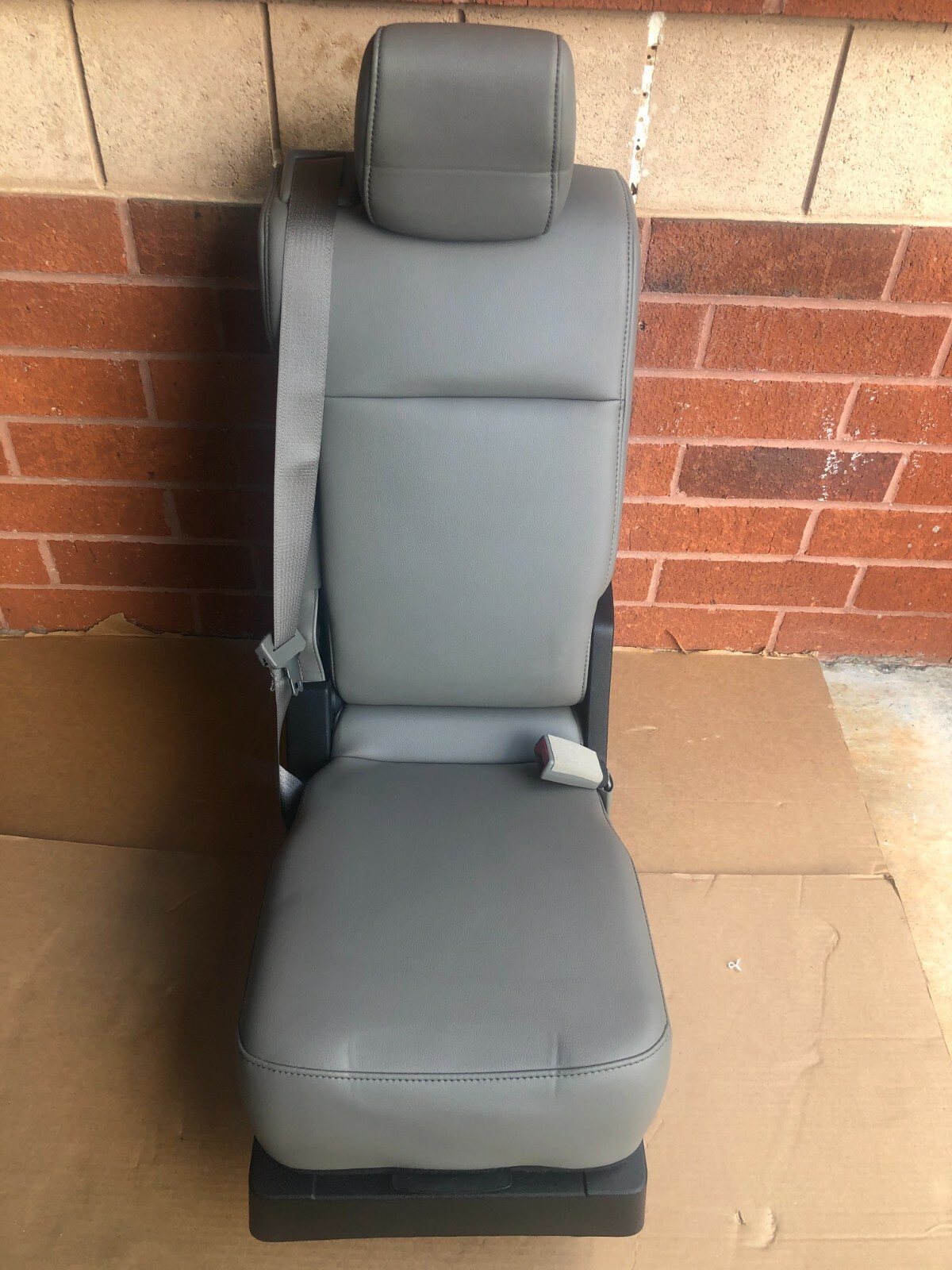 Ford 2017 - 18 F250 F350 Center Jump Seat W/ Dual Rear USB Charging ...