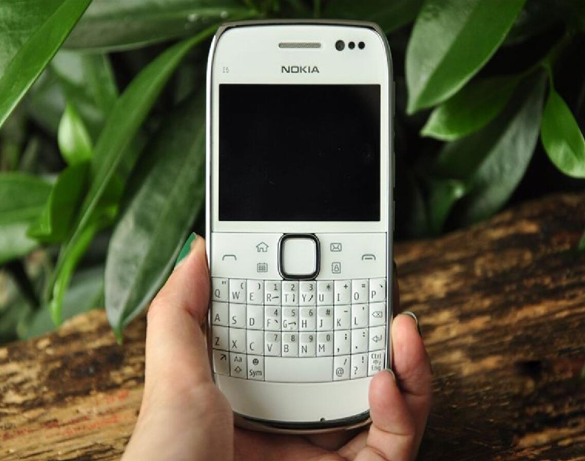 Nokia E6 Silver