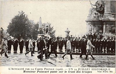 CPA MILITAIRE Monsieur Poincaré passe sur le front des troupes (317389 ...