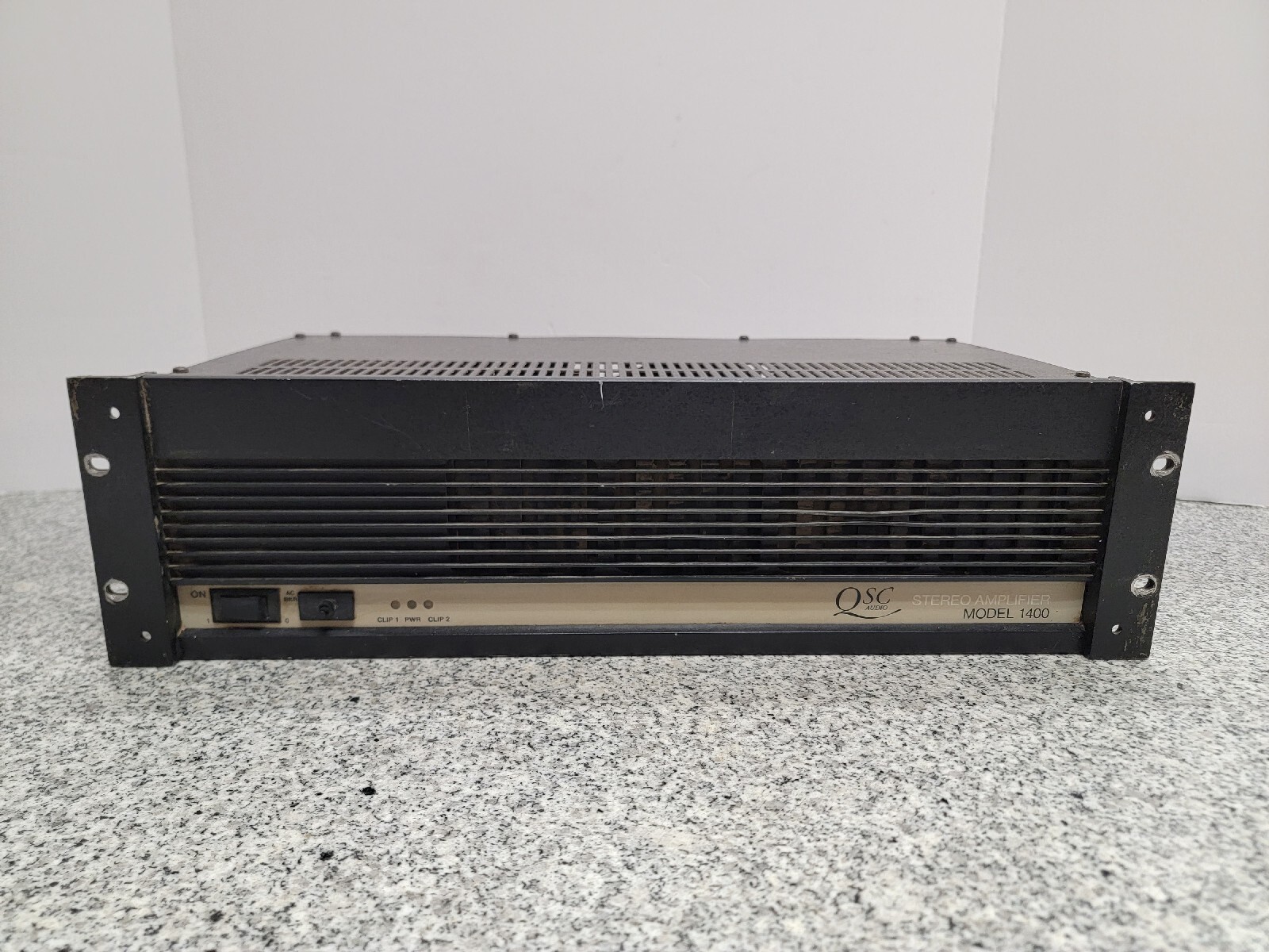 QSC Model 1400 2-Channel Stereo Power Amplifier 300W/Channel @ 4 Ohms a ...