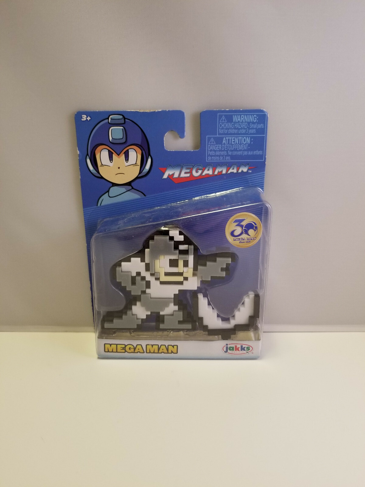 Mega Man Rolling Cutter 8 Bit Figure JAKKS Pacific 30th Anniversary ...