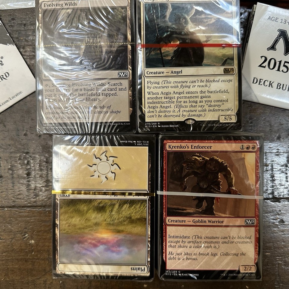 Magic the Gathering 2015 Core Set Deck Builder's Toolkit Deck Gaming ...
