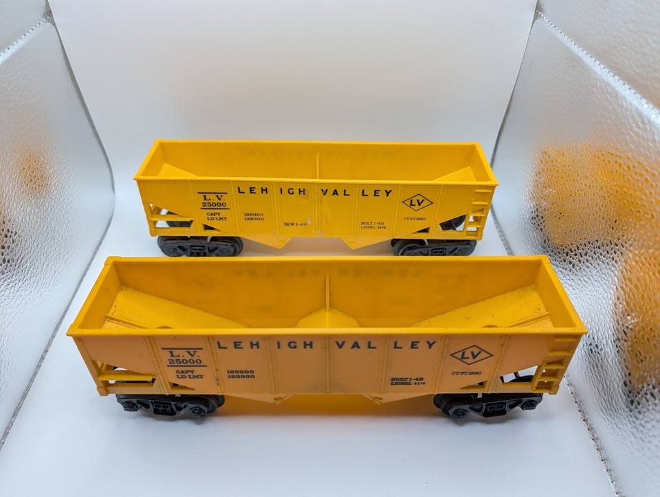 2x Vintage Lionel O-27 Gauge LV 25000 Lehigh Valley 2 Bay Hopper Yellow ...