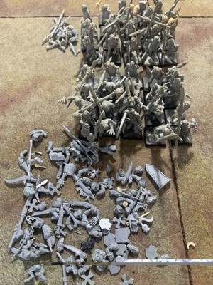 39 Zombies OOP On Sprues Warhammer Fantasy Old World Vampire Count | eBay