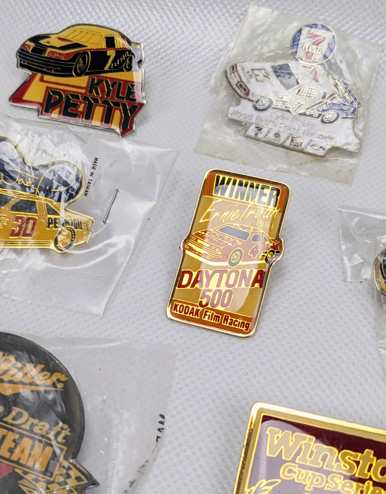8 Vtg. Nascar Pins Rusty Wallace, Terry Labonte, Ernie Irvan, Kyle ...