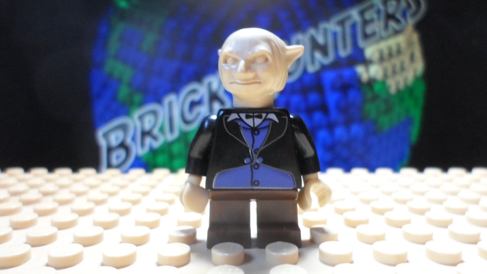 LEGO® Harry Potter™ Gringott Goblin Minifigure - Lego 4714 Gringotts ...