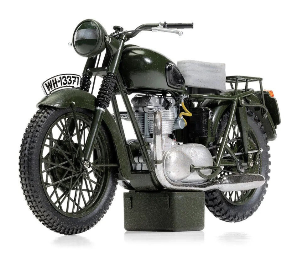 Corgi The Great Escape - Triumph TR6 Trophy (Weathered) 1:12 Motorcycle ...