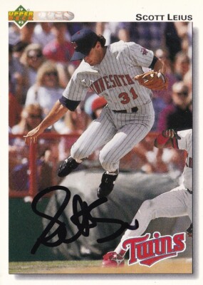 Scott Leius autographed Baseball Card Minnesota Twins 1992 Upper Deck ...