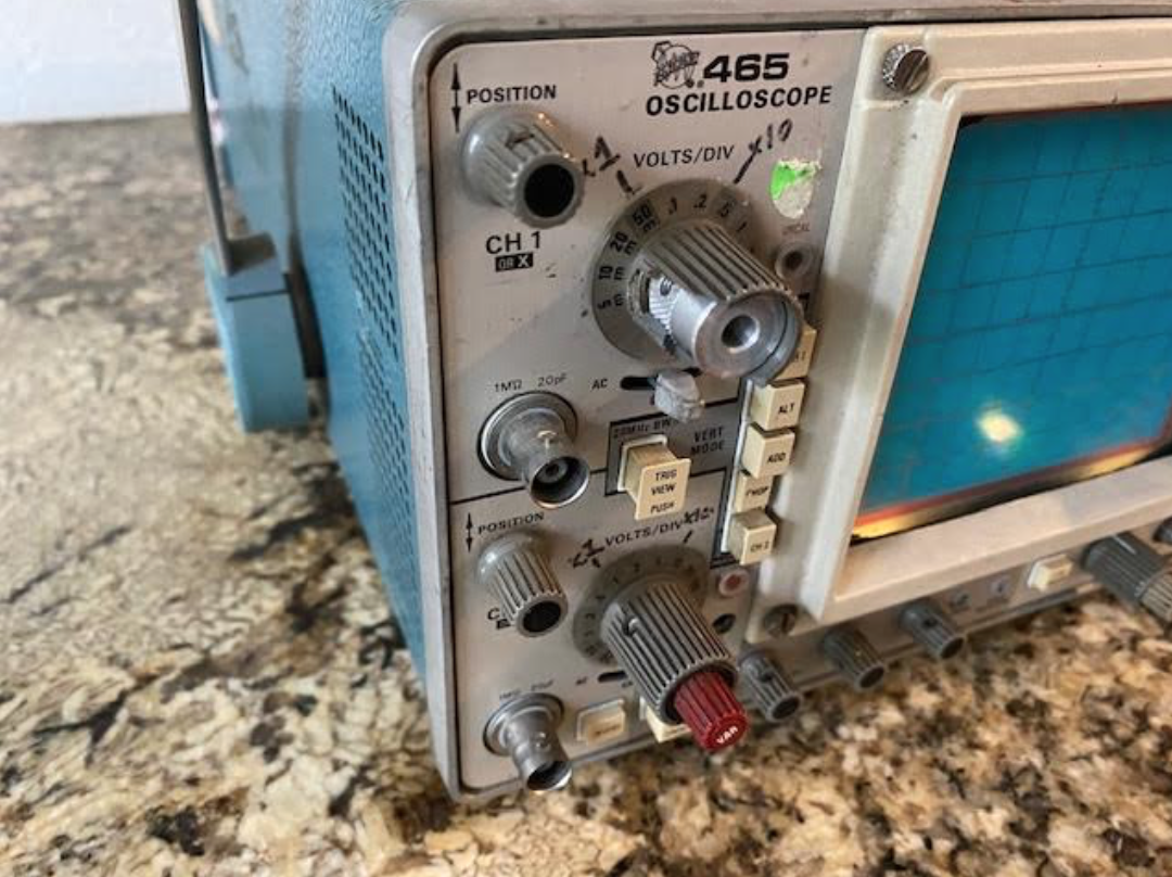Vintage Tektronix Model 465 Oscilloscope 100MHz Powers On For parts or ...