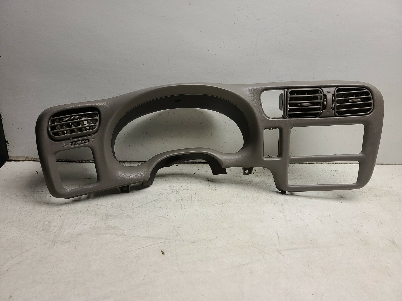 1998-2002 CHEVY S10 BLAZER GMC JIMMY DASH BEZEL S-10 COVER SURROUND ...