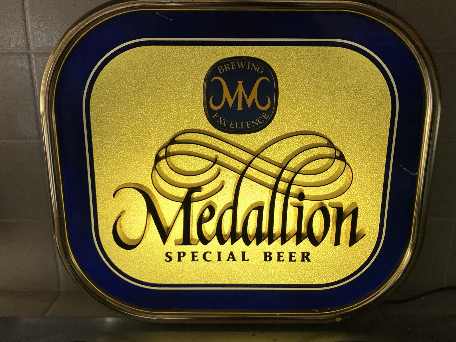 VTG MEDALLION SPECIAL BEER OLYMPIA BREWING PLASTIC SIGN 14" X 16" RARE ...