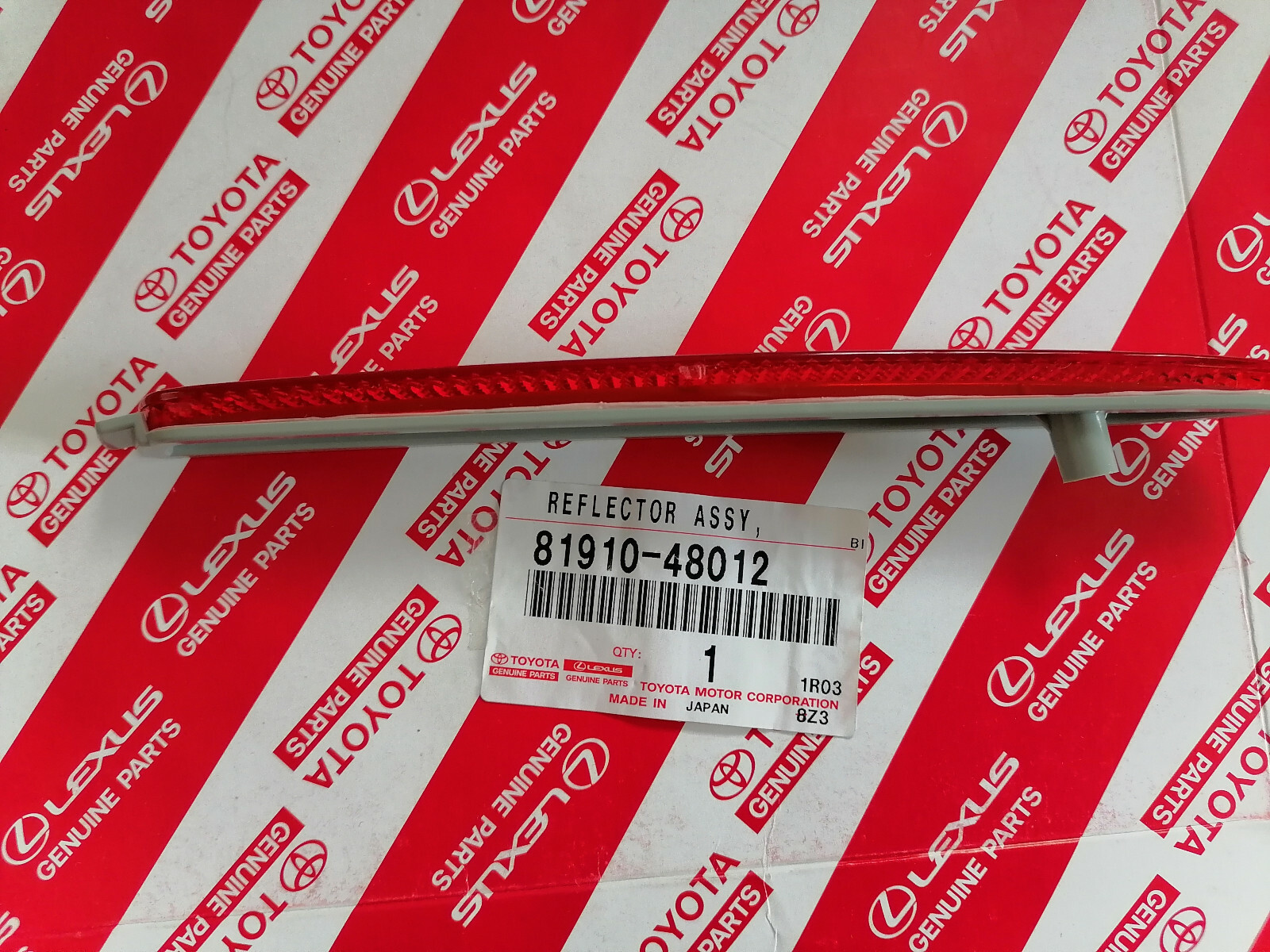 NEW GENUINE Bumper Reflector Right SIDE 8191008010 TOYOTA SIENNA11-20 ...