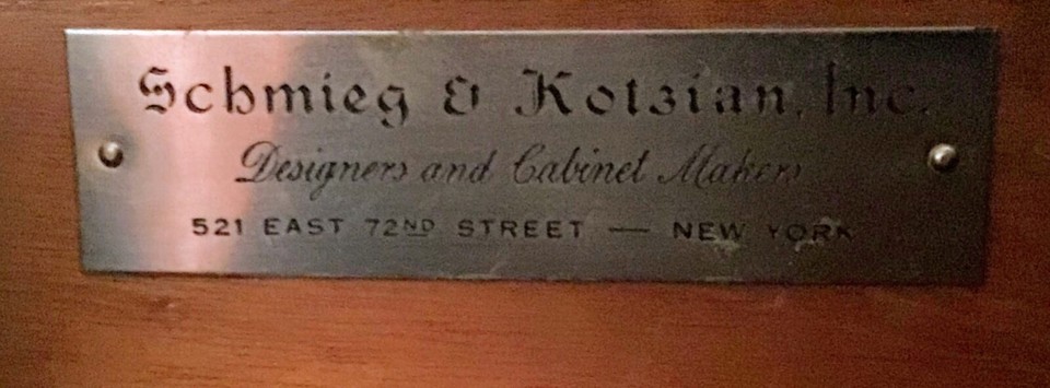 Early 20th Century Mahogany And Walnut Georgian Breakfront By Legendary ...