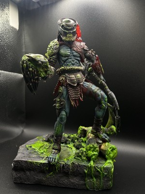 Custom Neca Berserker Predator With Custom Stand (semi Translucent Red ...