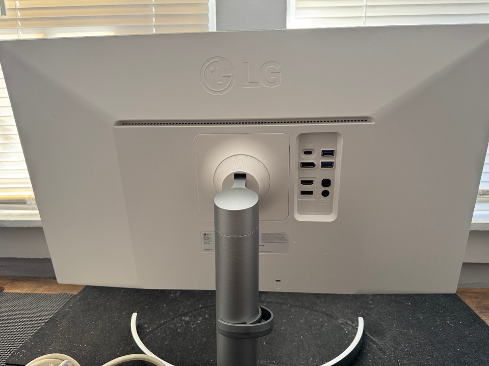 LG 27UN850-W 27" Ultrafine UHD IPS Monitor 195174002889 | eBay