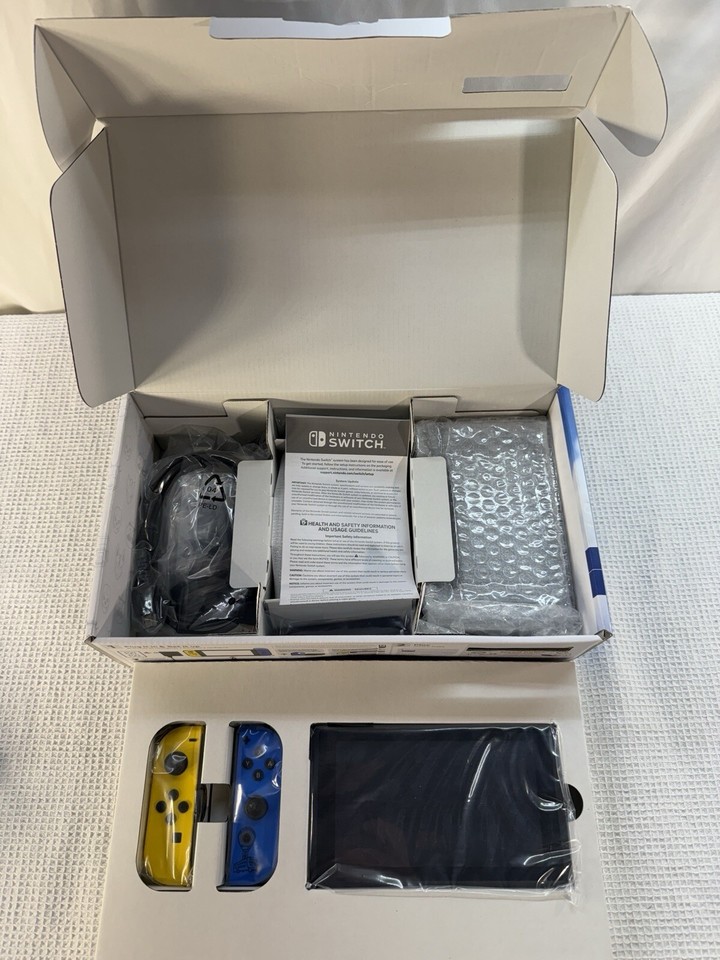 🔥 Nintendo Switch Console +Yellow/Blue JoyCon Fortnite Wildcat Bundle ...