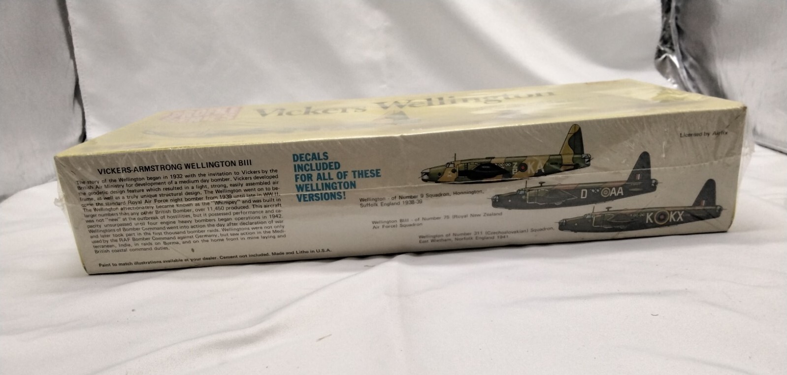Vintage Airplane Model Kit Vickers Wellington Profile Series MPC 1:72 ...