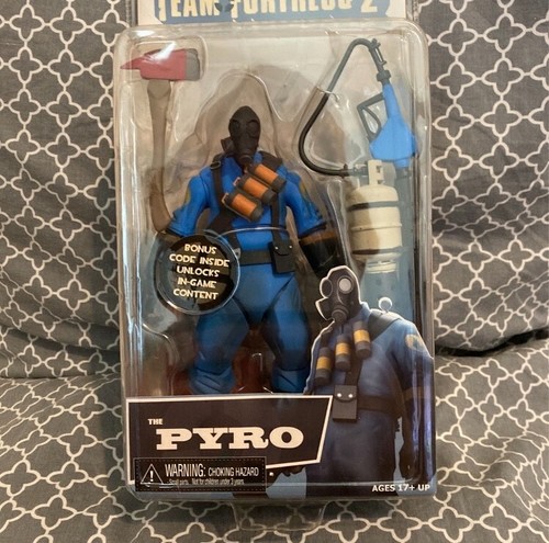 NECA Team Fortress 2 BLU Pyro figure. Valve TF2 2013 BNIB sealed ...