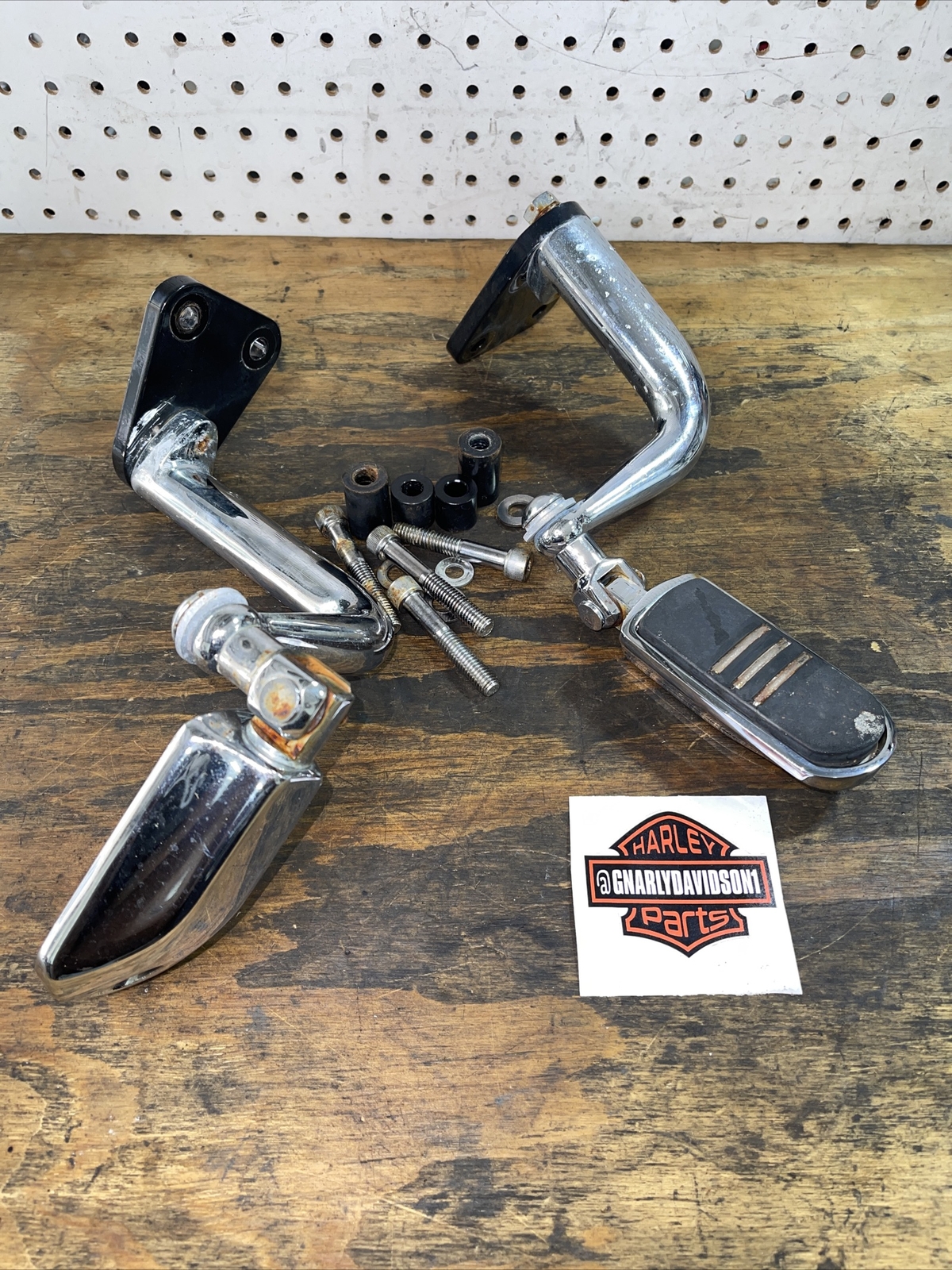 04 & Up HARLEY HIGHWAY PEG FOOT RESTS PEGS Oem 305 | eBay