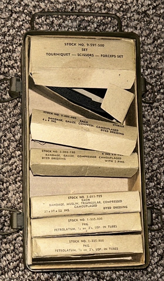 Vintage US Army Korean War First Aid Kit No. 9-221-200. Partial ...