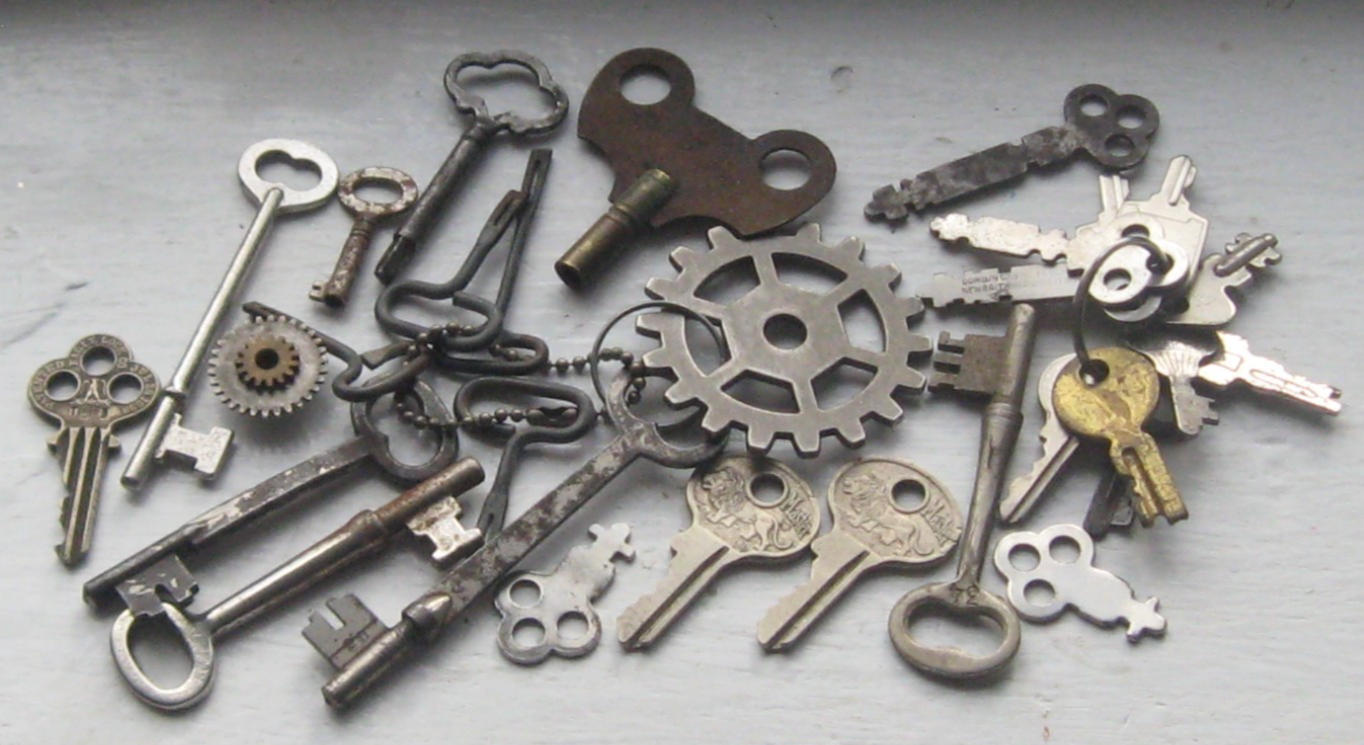 big lot Antique barrel Keys one clock key Lot steam punk gears Craft ...