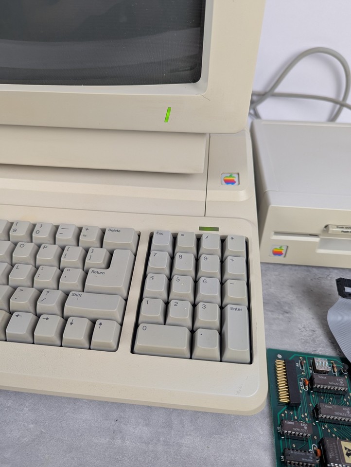 Apple IIe (2e) Computer W/ Color Monitor, Disk Drive & Printer Card ...