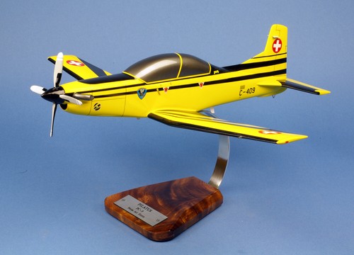 Swiss Air Force Pilatus PC-9 Zielflugstaffel 12 Desk Top Model 1/24 AV ...