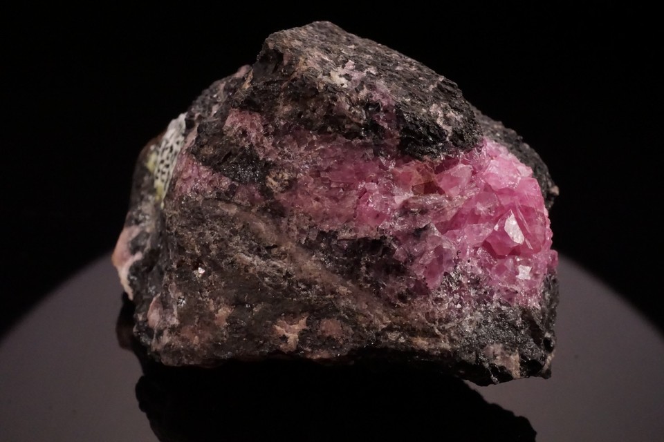 EXTRAORDINARY Hodgkinsonite & Clinohedrite Crystals! FRANKLIN, NJ -Ex ...