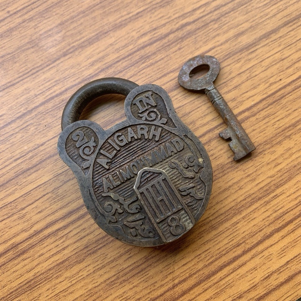 BRASS PADLOCK OR LOCK WITH KEY, OLD OR ANTIQUE, NICE CARVING, RICH ...