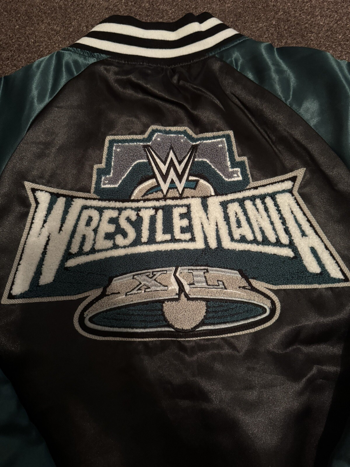 WWE WRESTLEMANIA 40 JACKET MEDIUM 2024 | Grelly UK