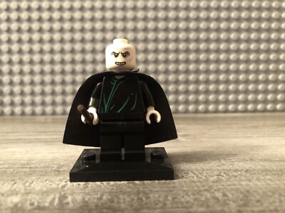 LEGO Harry Potter Minifigure Lord Voldemort - Green Robe Lines 71247 ...
