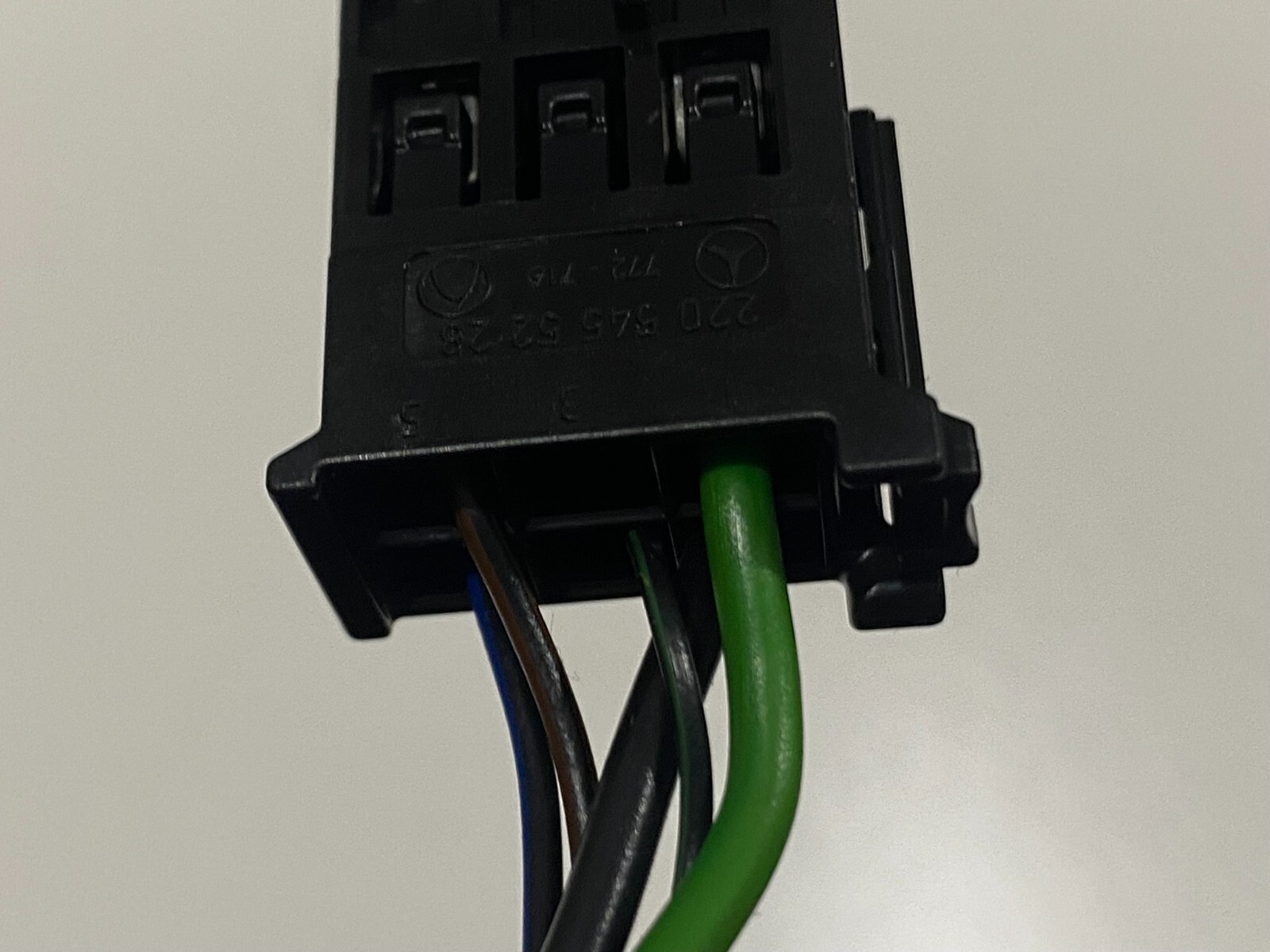 Genuine Mercedes-Benz Wiring Loom Harness Plug Connector A2205455228 5 ...