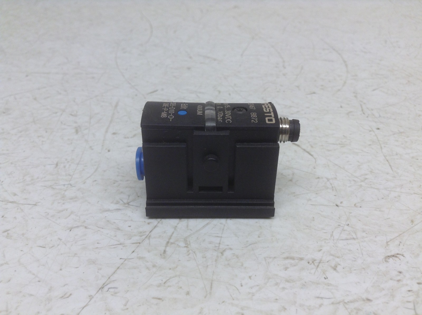 Festo Pneumatic SDE5-D10-O-Q6E-P-M8 Pressure Sensor 15-30 VDC 527467 ...