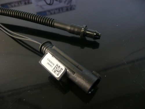 NEW GENUINE BMW X5 E70 & LCI RHD WINDOW WASHING SYSTEM NOZZLE ARRAY ...