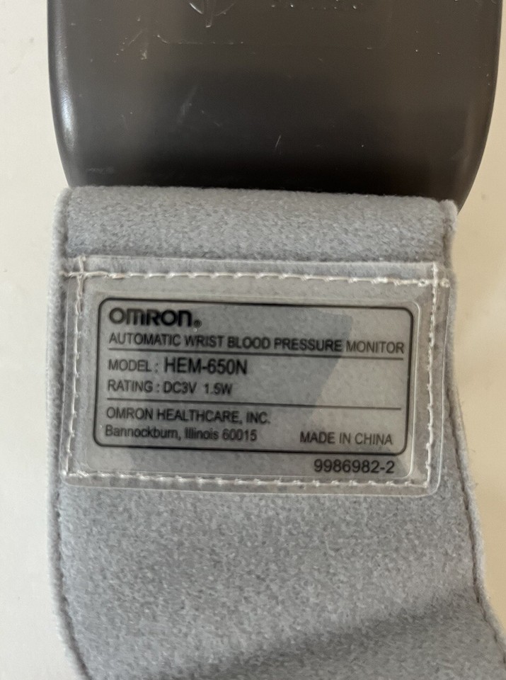 Omron HEM-650 Deluxe Wrist Blood Pressure Monitor | eBay