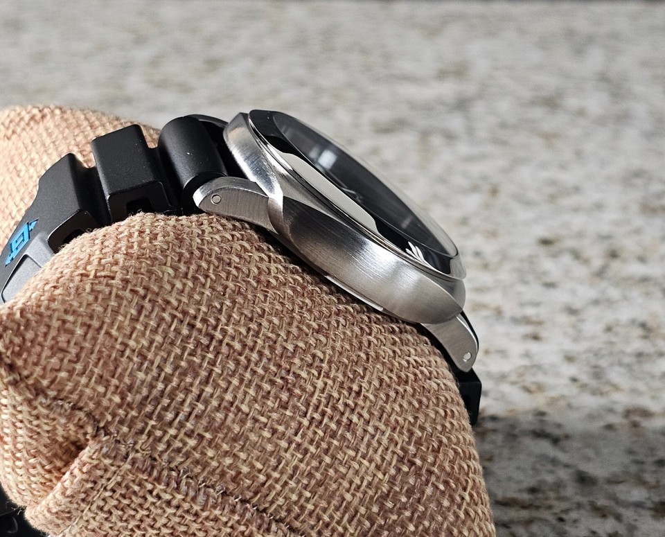 Panerai Luminor Steel Men's Black leather Watch - PAM01372 PAM1372 40mm ...