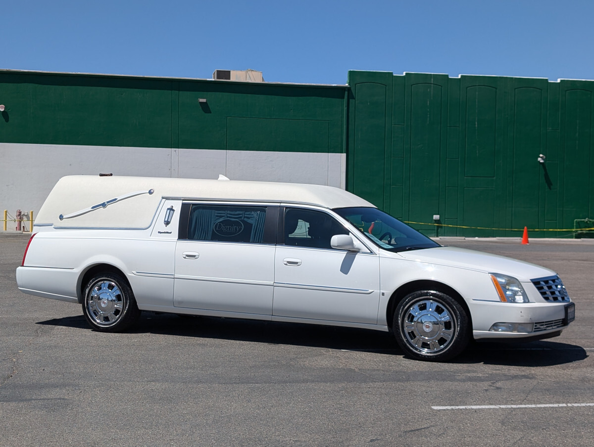 Flower Cars 🌹 ⚰️ Hearse for Sale Archive🪦