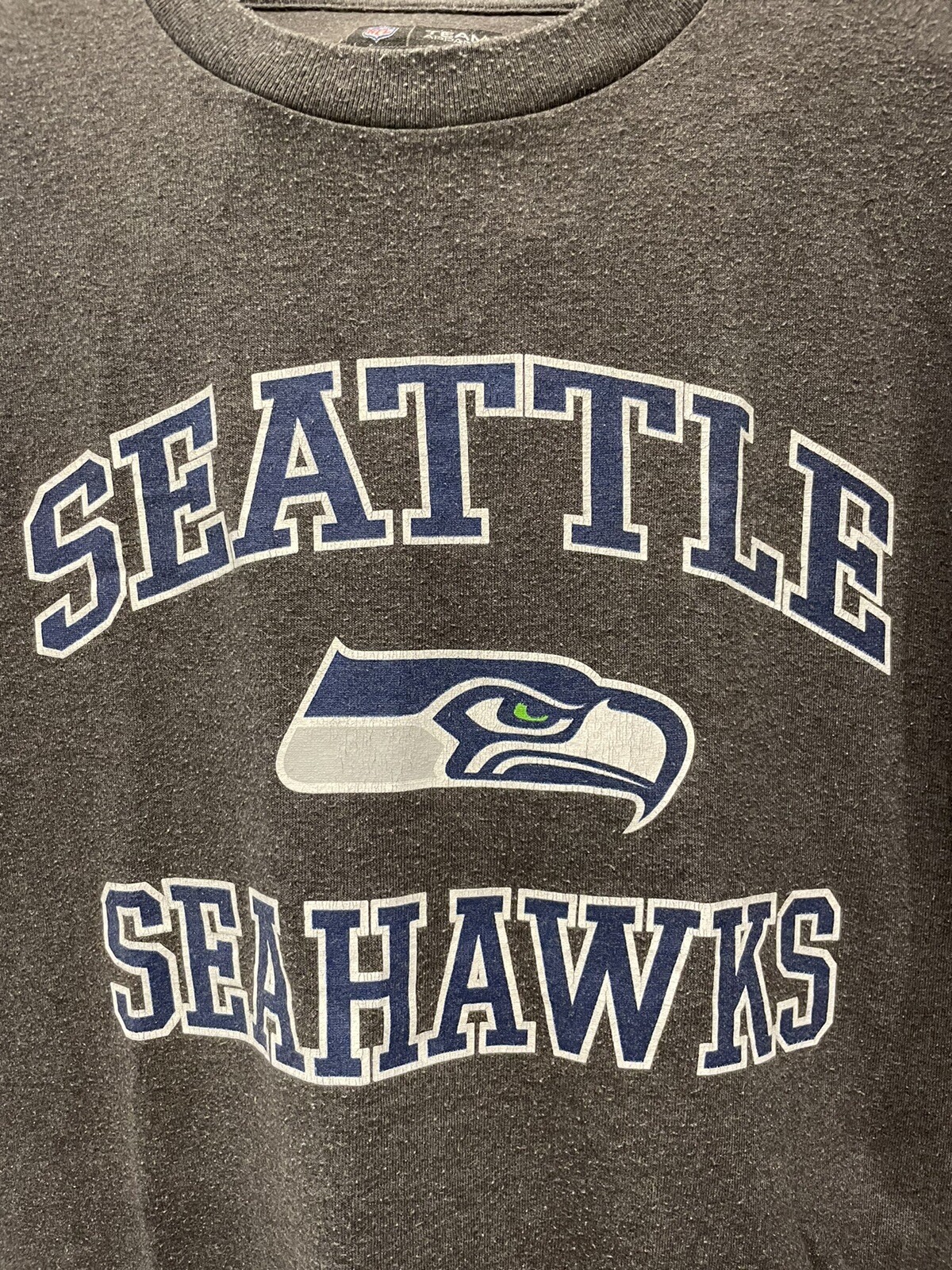 NFL Team Apparel Big Logo Seattle Seahawks T-shirt Gray Mens Medium | eBay