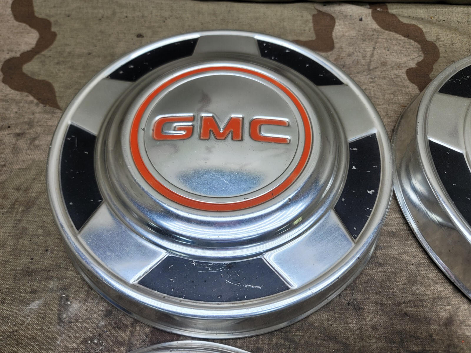 (4) 1973-1987 GMC Pickup Truck Hubcap Cap OEM 1/2 1500 73-87 | eBay