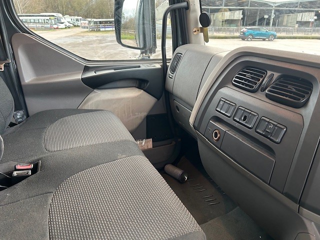2017 14 TON DAF L F 180 WITH ONLY 185 KS ON CURTAIN TAIL LIFT TEST OCT ...