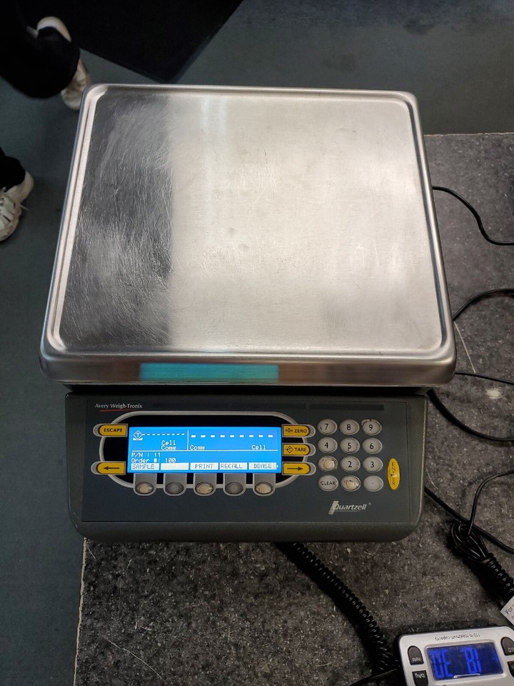 AVERY WEIGH-TRONIX BY QUARTZELL PC-820 DIGITAL BENCH SCALE 50LBS WITH ...