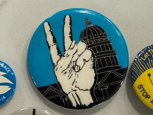 13 Old Vintage 1960s Pinback Button Lot Pins Hippie Vietnam War, Peace ...