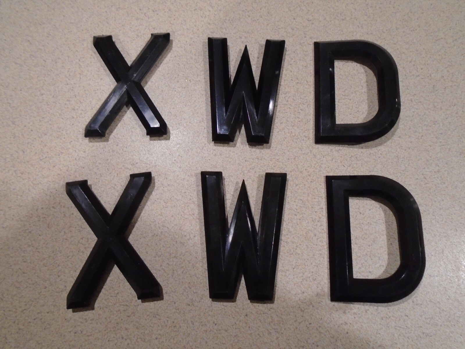 BLACK PLASTIC NUMBER PLATE DIGITS / LETTERS 3 1/8" C/W FIXING CLIPS ...